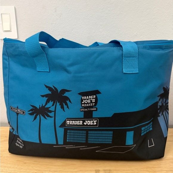 Trader Joe'S | Storage & Organization | Trader Joes Blue Insulated Tote ...